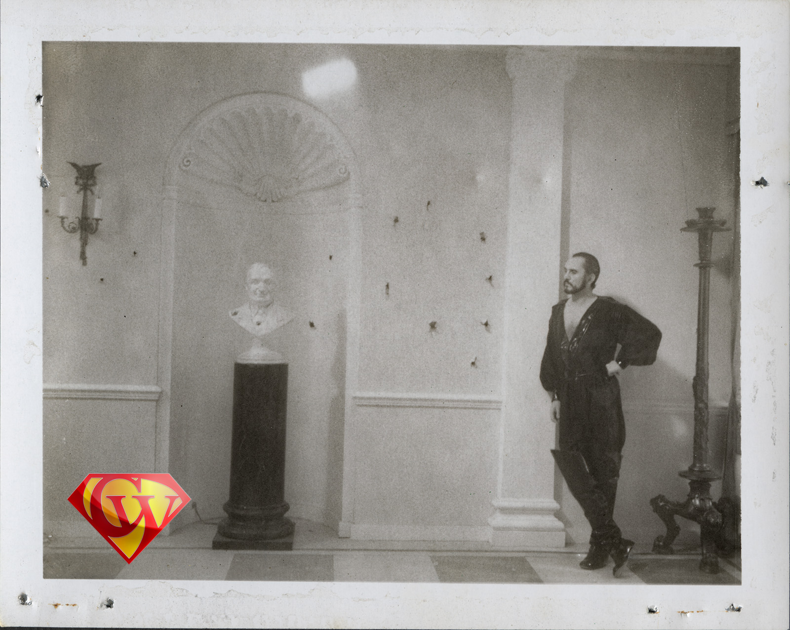 CW-RDC-Polaroid-B&W-White-House-Zod-01.png | CapedWonder Superman Imagery